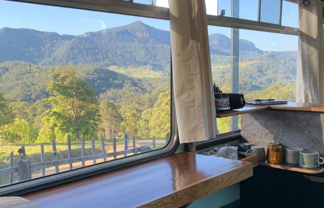 Hopkins Heights Bus | The Tweed