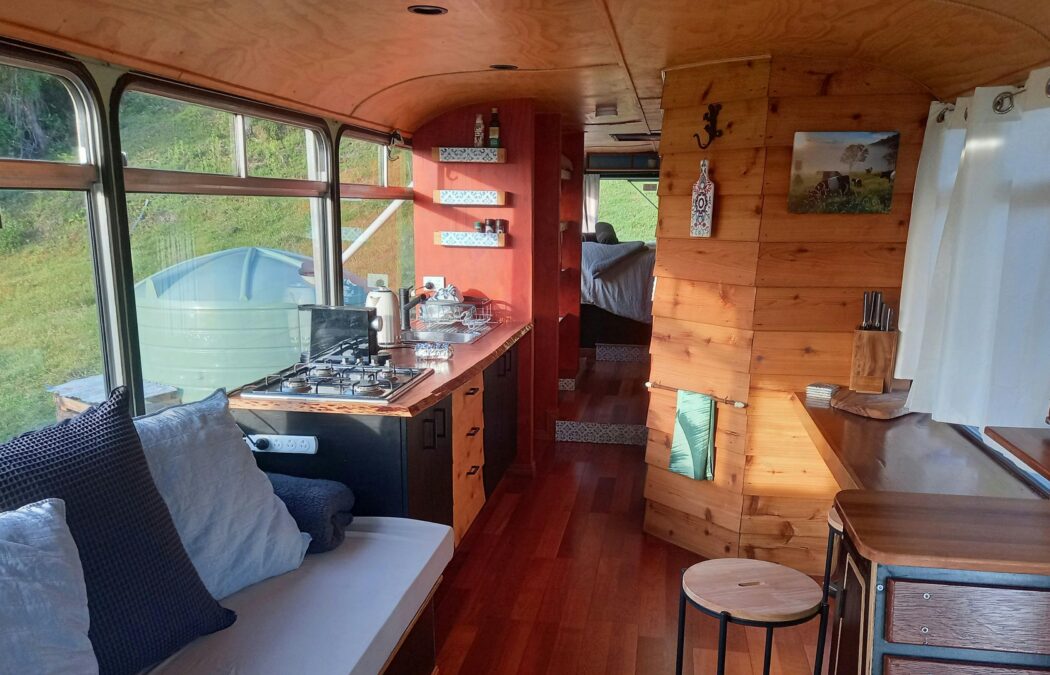 Hopkins Heights Bus | The Tweed